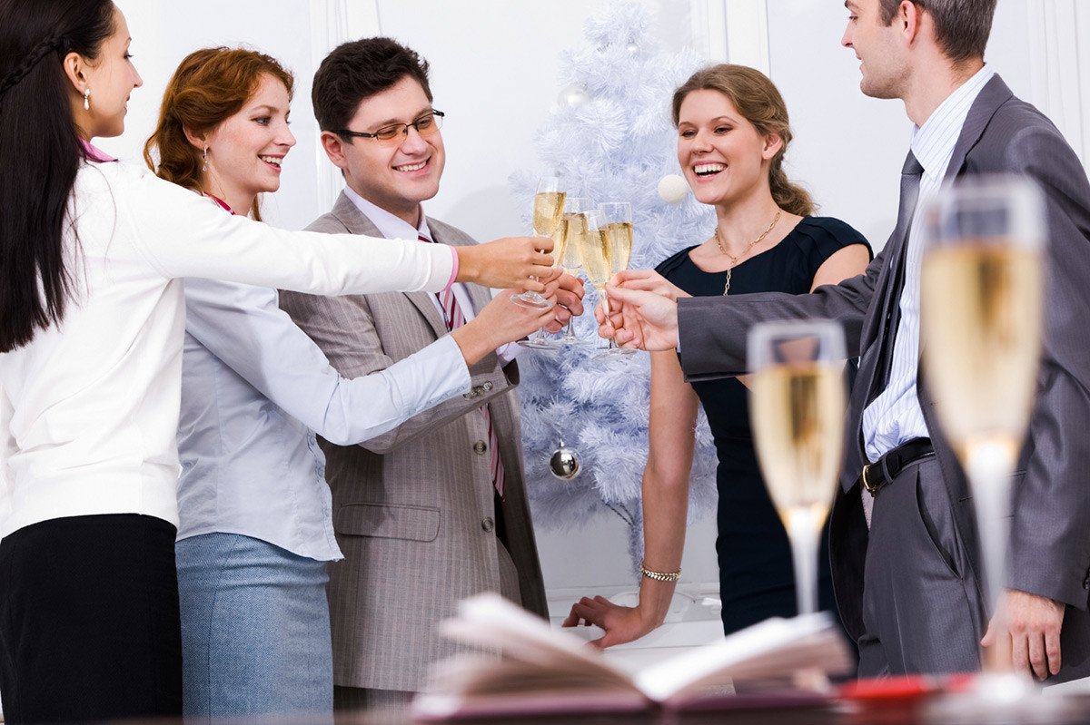 Rent a limo for company’s holiday party Chicago | Limos Inn